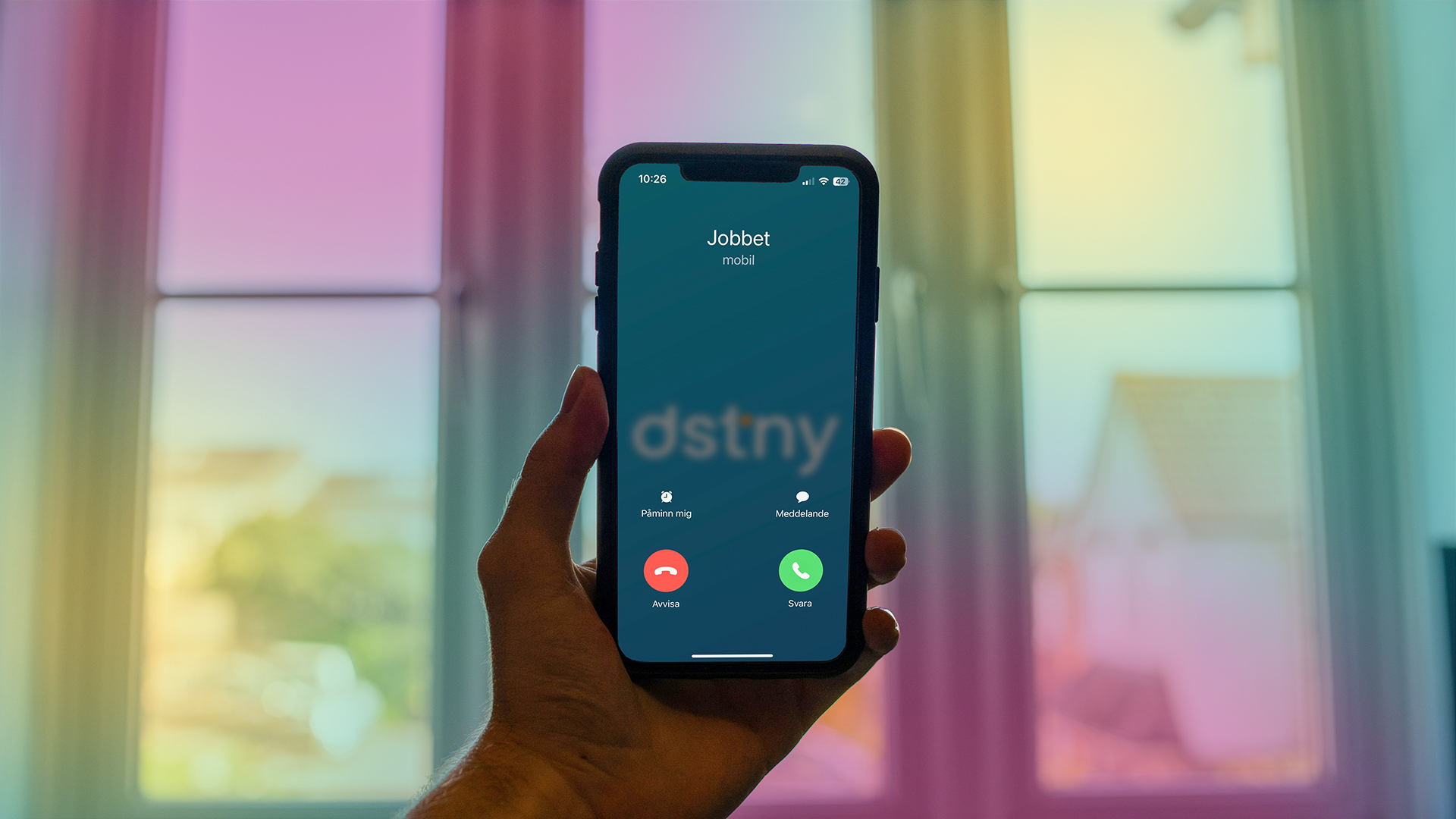 What Is Call Waiting? How It Works on Any Phone | Dstny
